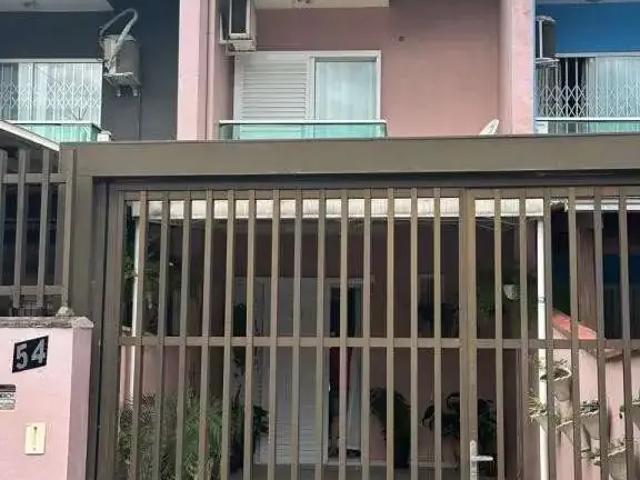 Casa / Sobrado para Venda em Joinville/SC Guanabara 2 Quartos