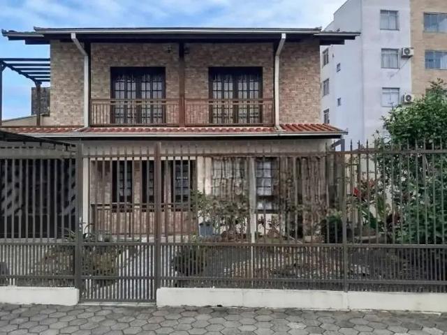 Casa / Sobrado para Venda em Joinville/SC Guanabara 4 Quartos