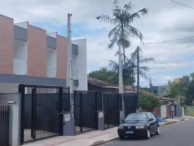 Casa / Sobrado para Venda em Joinville/SC Iririú 3 Quartos
