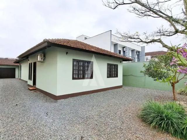 Casa / Sobrado para Venda em Joinville/SC Iririú 3 Quartos