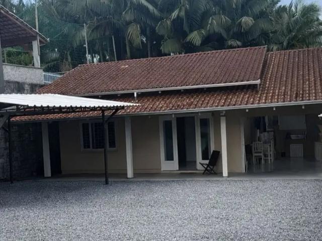 Casa / Sobrado para Venda em Joinville/SC Iririú 3 Quartos