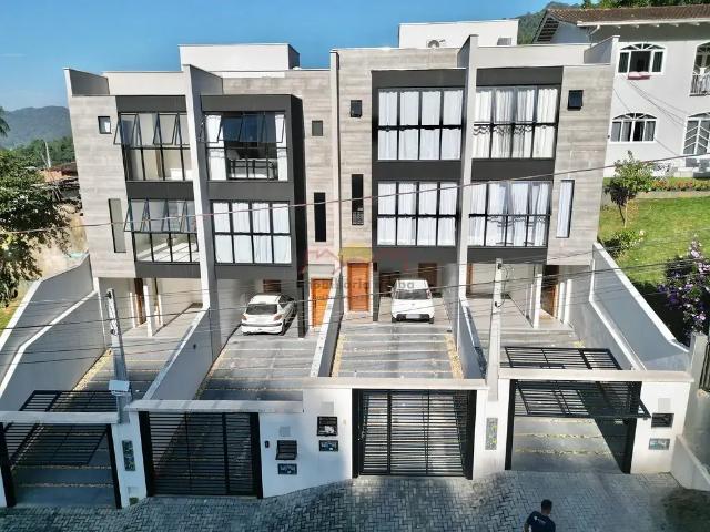 Casa / Sobrado para Venda em Joinville/SC Iririú 3 Quartos