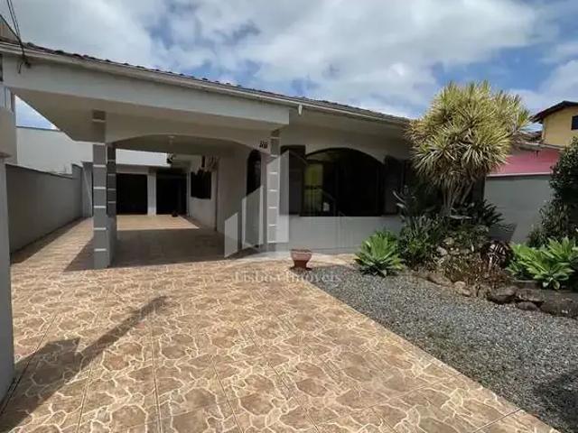 Casa / Sobrado para Venda em Joinville/SC Iririú 3 Quartos