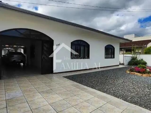 Casa / Sobrado para Venda em Joinville/SC Iririú 3 Quartos