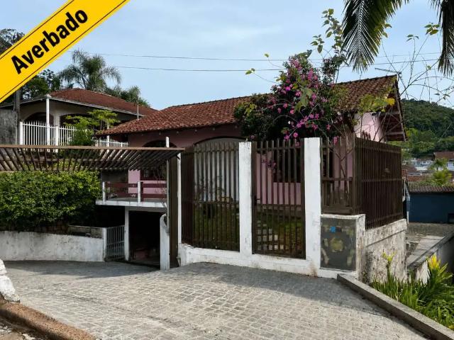 Casa / Sobrado para Venda em Joinville/SC Iririú 3 Quartos