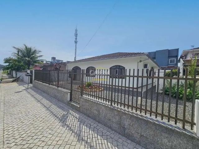 Casa / Sobrado para Venda em Joinville/SC Iririú 3 Quartos