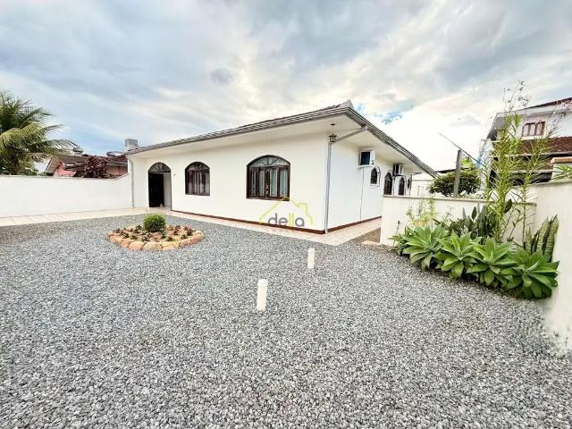 Casa / Sobrado para Venda em Joinville/SC Iririú 3 Quartos
