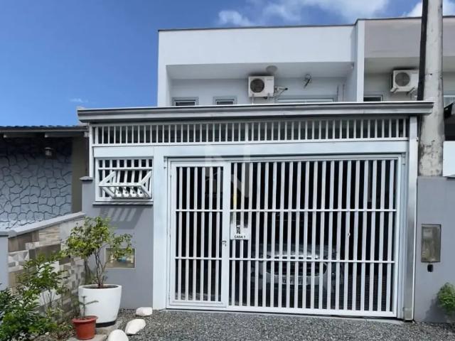 Casa / Sobrado para Venda em Joinville/SC Iririú 2 Quartos