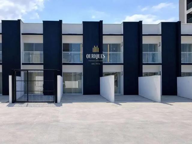 Casa / Sobrado para Venda em Joinville/SC Iririú 2 Quartos
