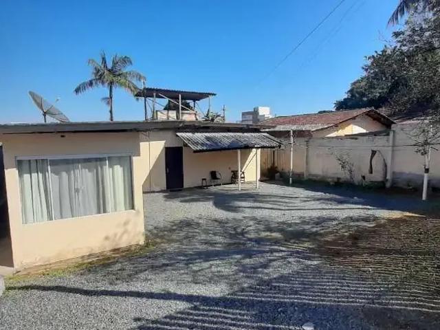 Casa / Sobrado para Venda em Joinville/SC Iririú 2 Quartos