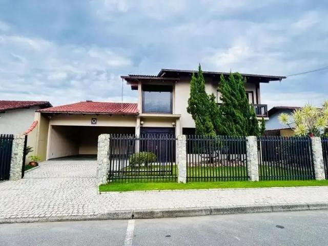 Casa / Sobrado para Venda em Joinville/SC Iririú 4 Quartos