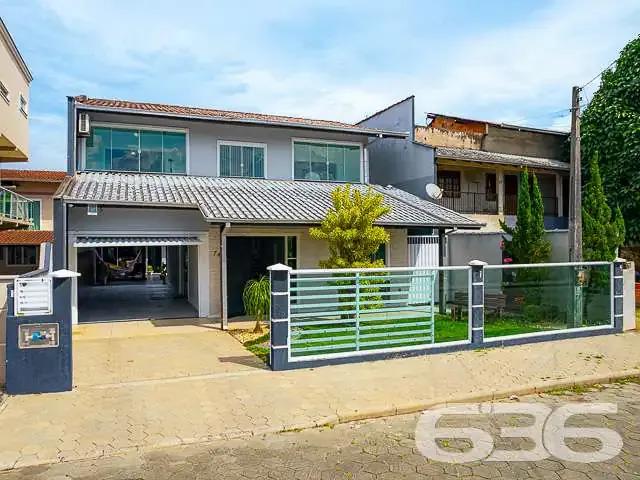 Casa / Sobrado para Venda em Joinville/SC Iririú 4 Quartos