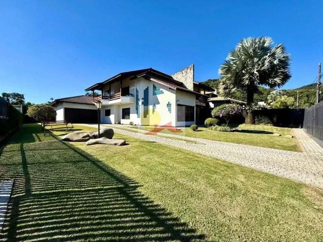 Casa / Sobrado para Venda em Joinville/SC Iririú 4 Quartos
