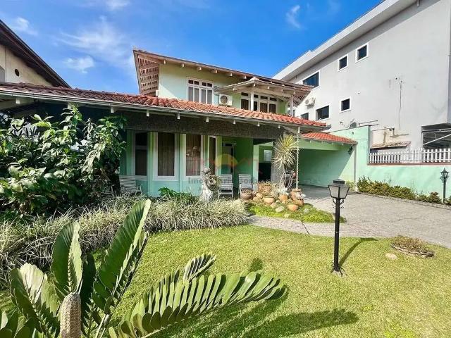 Casa / Sobrado para Venda em Joinville/SC Iririú 4 Quartos