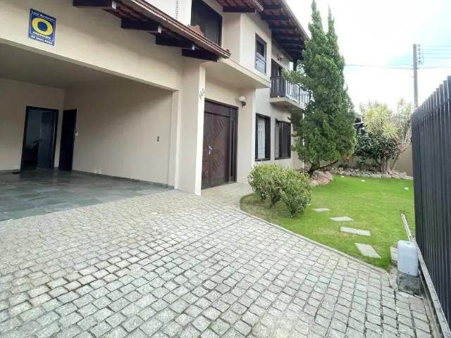 Casa / Sobrado para Venda em Joinville/SC Iririú 4 Quartos