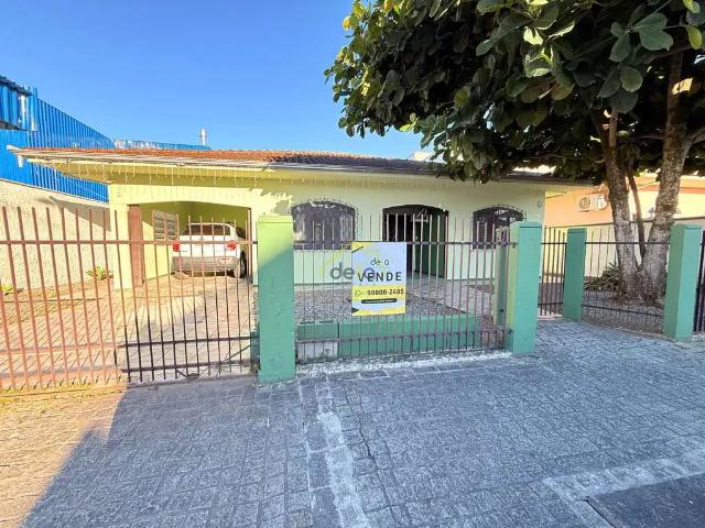 Casa / Sobrado para Venda em Joinville/SC Iririú 4 Quartos