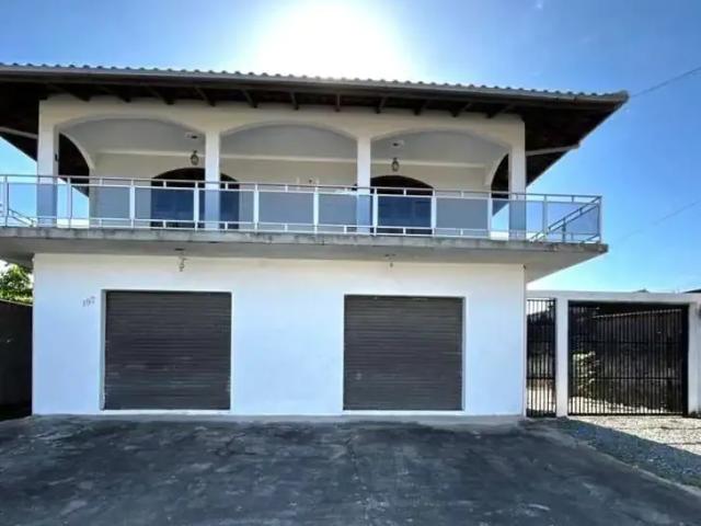 Casa / Sobrado para Venda em Joinville/SC Iririú 5 Quartos