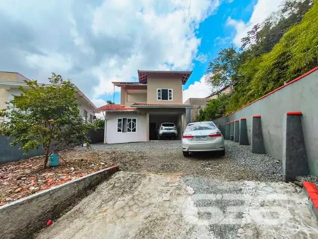 Casa / Sobrado para Venda em Joinville/SC Itaum 4 Quartos