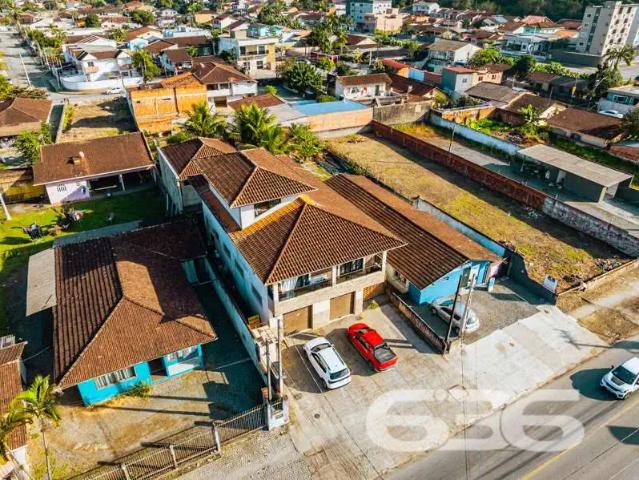Casa / Sobrado para Venda em Joinville/SC Itaum 5 Quartos
