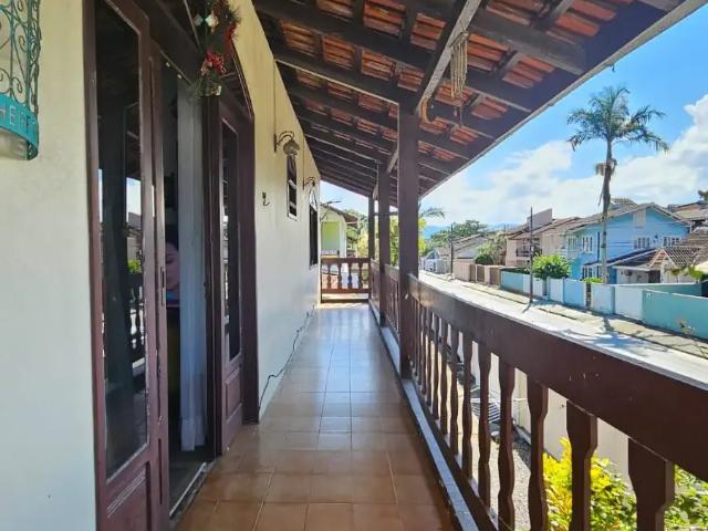 Casa / Sobrado para Venda em Joinville/SC Itaum 5 Quartos