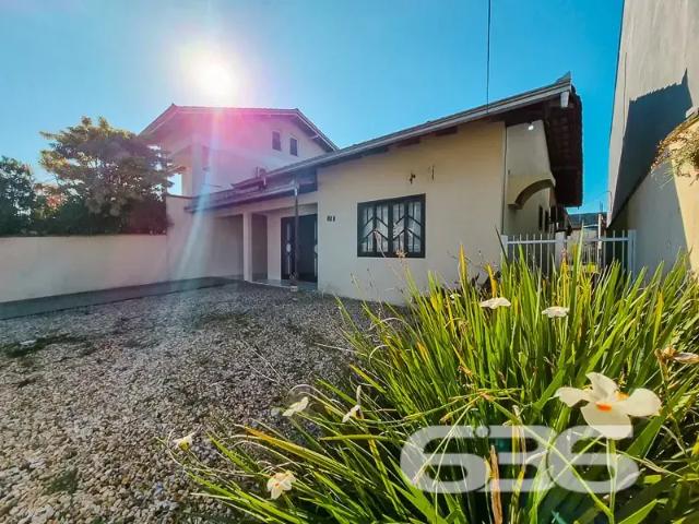 Casa / Sobrado para Venda em Joinville/SC Itaum 2 Quartos
