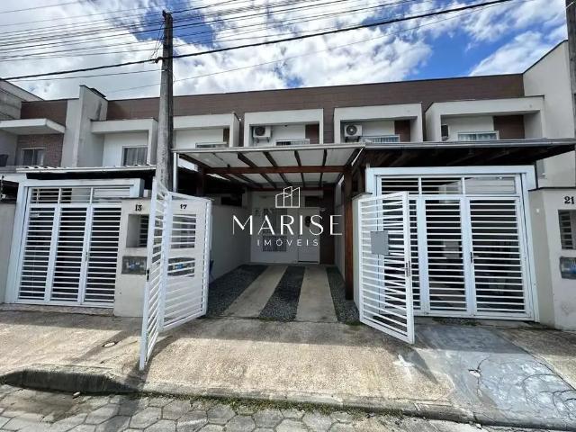 Casa / Sobrado para Venda em Joinville/SC Itaum 2 Quartos