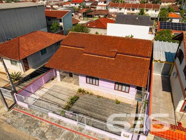 Casa / Sobrado para Venda em Joinville/SC Itaum 3 Quartos