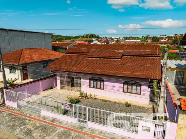 Casa / Sobrado para Venda em Joinville/SC Itaum 3 Quartos