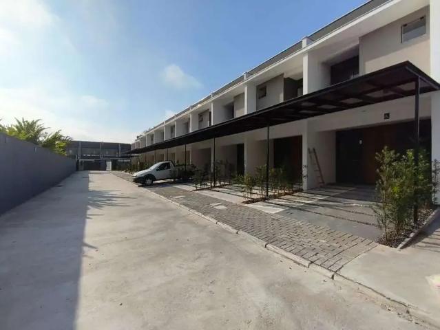 Casa / Sobrado para Venda em Joinville/SC Itaum 3 Quartos