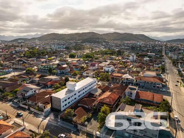 Casa / Sobrado para Venda em Joinville/SC Jardim Iririú 12 Quartos