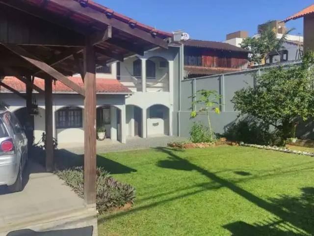 Casa / Sobrado para Venda em Joinville/SC Jardim Iririú 3 Quartos