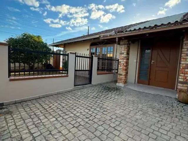 Casa / Sobrado para Venda em Joinville/SC Jardim Iririú 3 Quartos