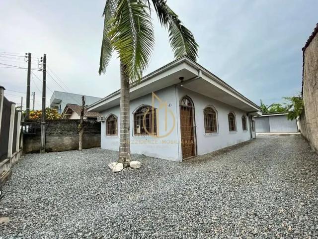 Casa / Sobrado para Venda em Joinville/SC Jardim Iririú 4 Quartos