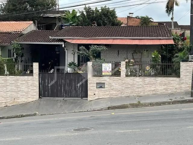 Casa / Sobrado para Venda em Joinville/SC Jarivatuba 2 Quartos