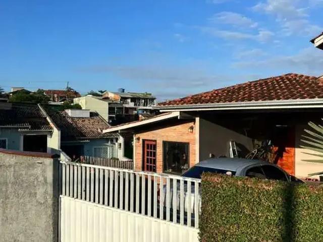 Casa / Sobrado para Venda em Joinville/SC Jarivatuba 3 Quartos