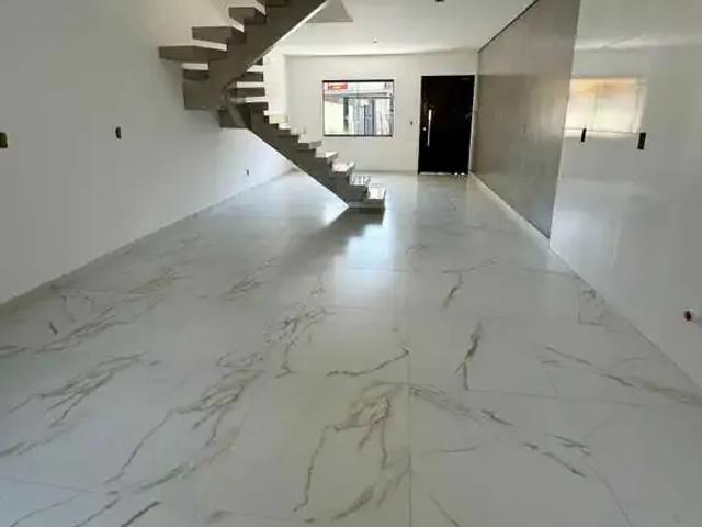 Casa / Sobrado para Venda em Joinville/SC Jarivatuba 3 Quartos