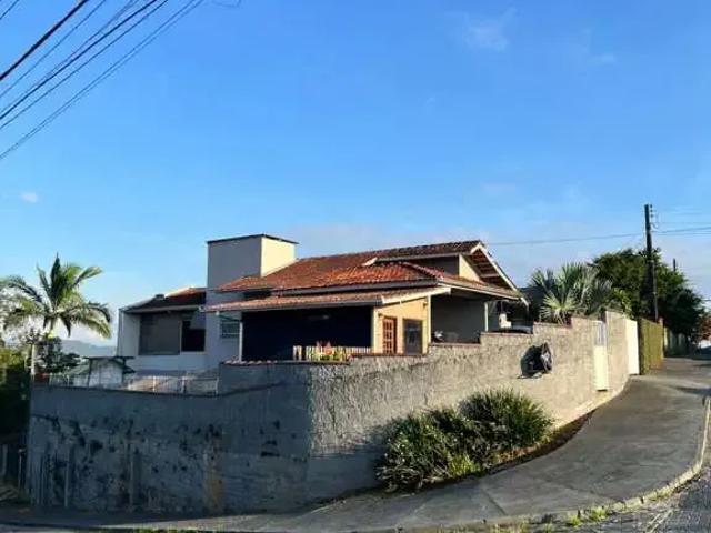 Casa / Sobrado para Venda em Joinville/SC Jarivatuba 3 Quartos