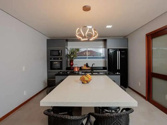 Casa / Sobrado para Venda em Joinville/SC Jarivatuba 3 Quartos