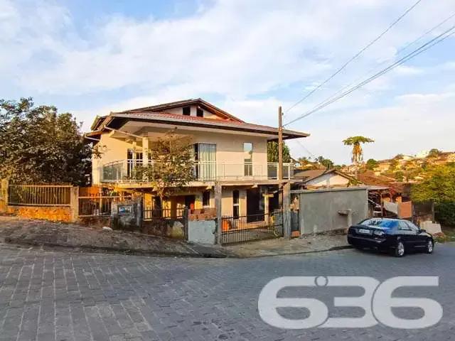 Casa / Sobrado para Venda em Joinville/SC Jarivatuba 4 Quartos