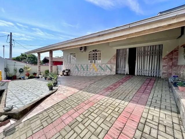 Casa / Sobrado para Venda em Joinville/SC Jarivatuba 4 Quartos
