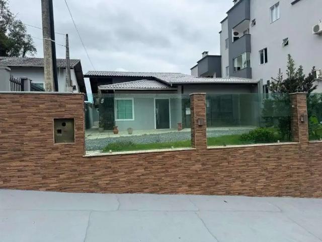 Casa / Sobrado para Venda em Joinville/SC João Costa 3 Quartos
