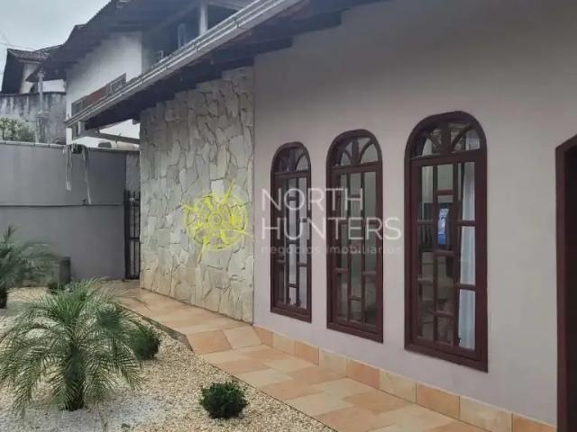 Casa / Sobrado para Venda em Joinville/SC João Costa 3 Quartos
