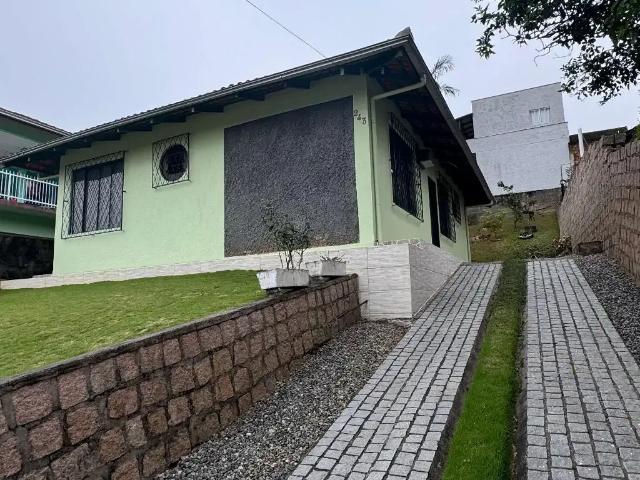 Casa / Sobrado para Venda em Joinville/SC João Costa 3 Quartos