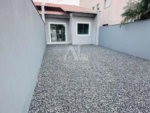 Casa / Sobrado para Venda em Joinville/SC João Costa 3 Quartos