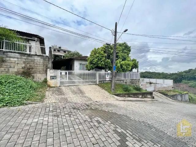 Casa / Sobrado para Venda em Joinville/SC João Costa 3 Quartos