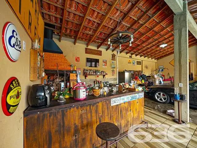 Casa / Sobrado para Venda em Joinville/SC João Costa 4 Quartos