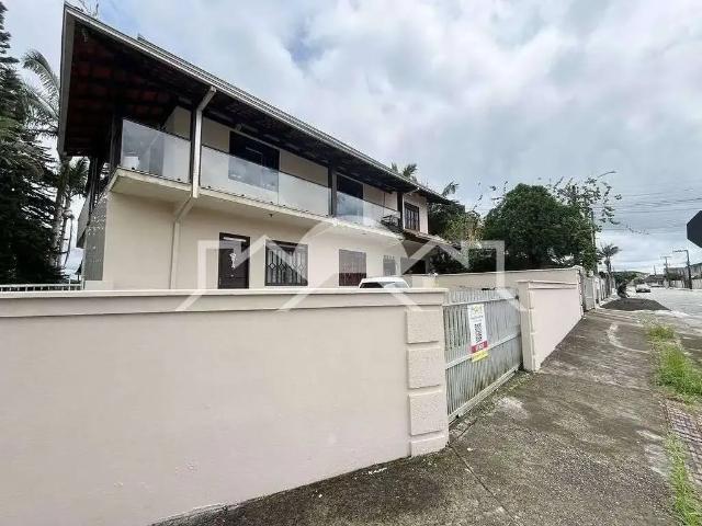 Casa / Sobrado para Venda em Joinville/SC João Costa 4 Quartos