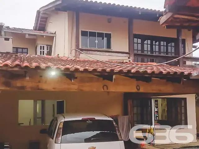 Casa / Sobrado para Venda em Joinville/SC João Costa 6 Quartos