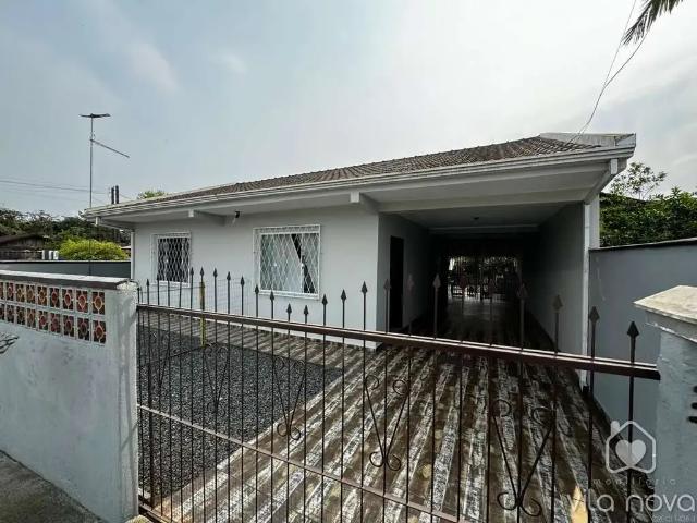 Casa / Sobrado para Venda em Joinville/SC Morro do Meio 3 Quartos