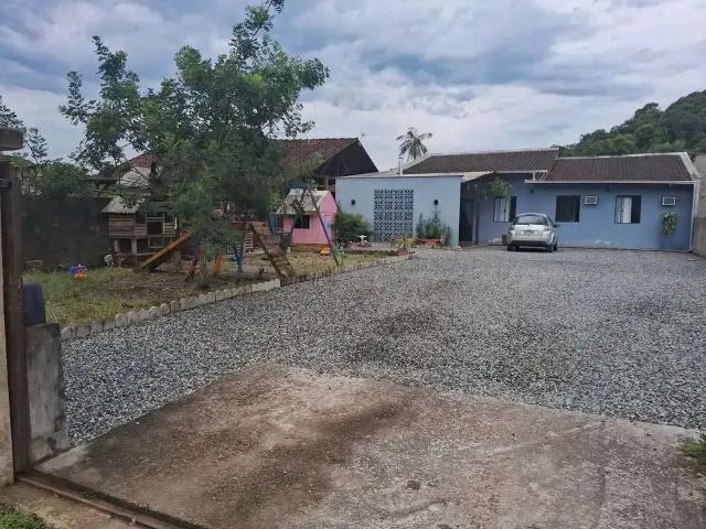 Casa / Sobrado para Venda em Joinville/SC Nova Brasília 2 Quartos